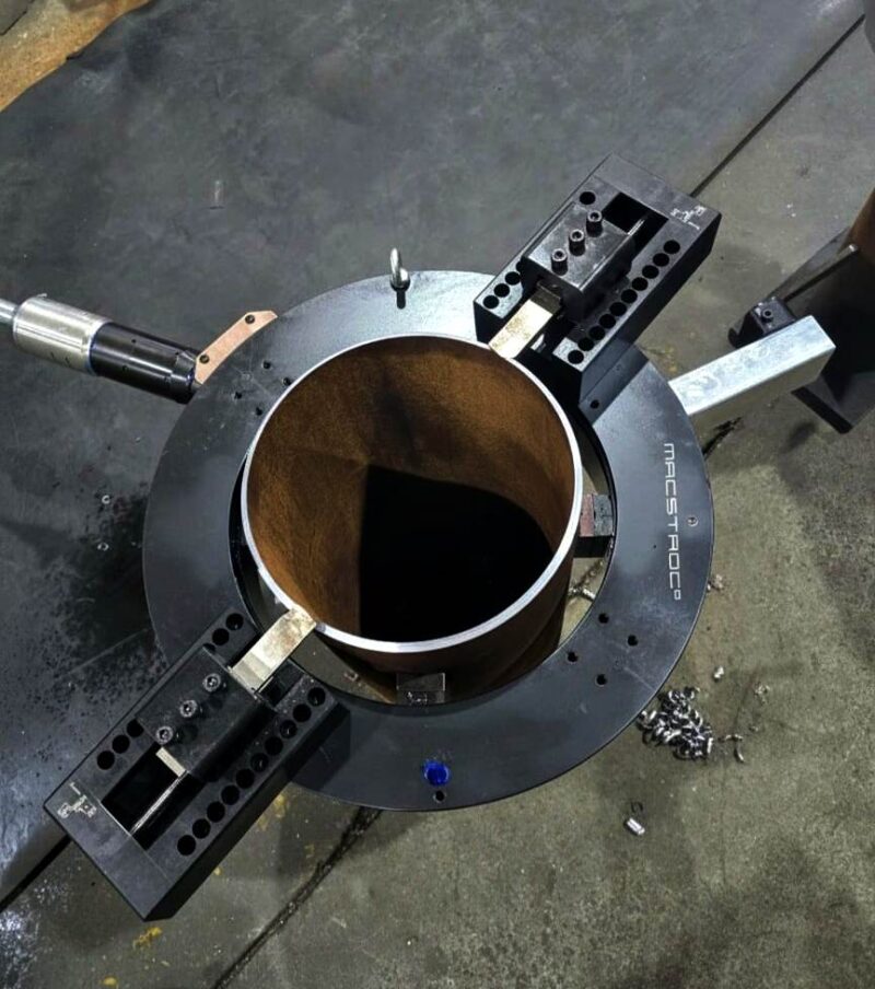 Macstroc MSCB Industrial Clamshell Pipe Cutting & Beveling Machine | UAE
